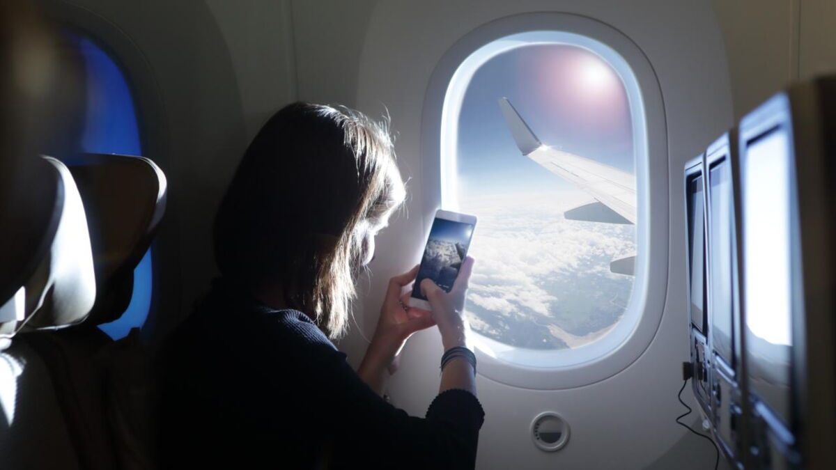 Expert reveals why you should always put your phone on flight mode