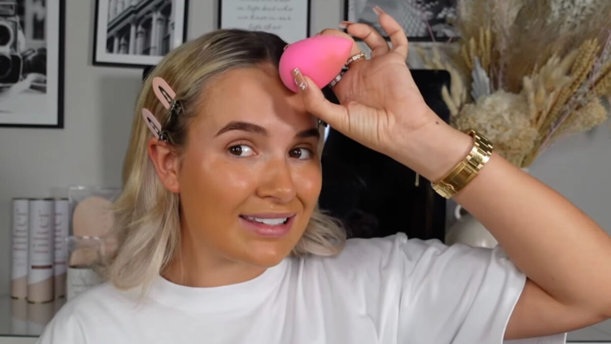 Love Islander Molly Mae Reveals Photos of Large Strawberry Birthmark