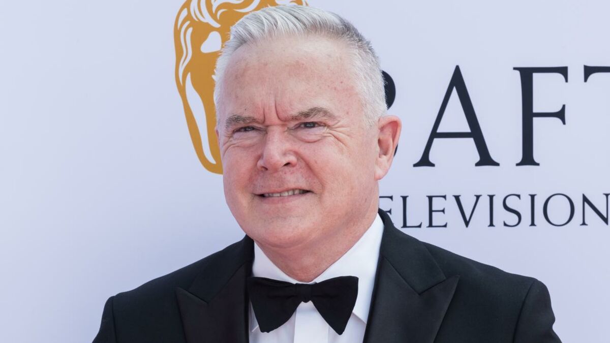 Huw Edwards Revealed As Presenter At The Centre Of Bbc Scandal By His Wife