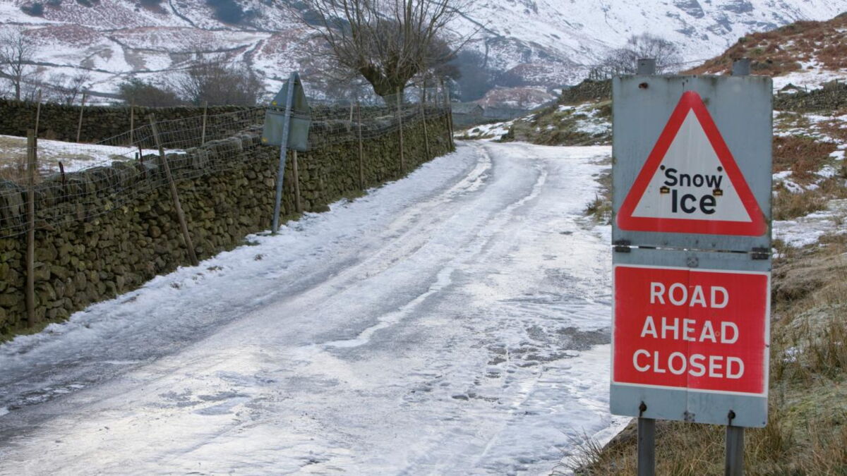UK under yellow warning as extreme weather to hit with floods and ice ...