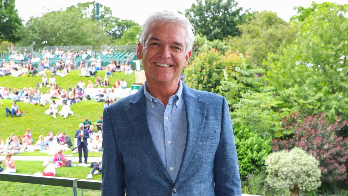 Phillip Schofield to sell £1.2M flat, but he owns 4 other homes: Here's ...