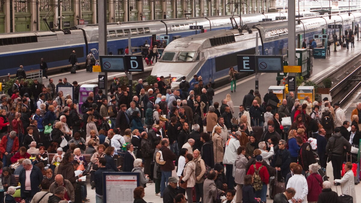 Major train delays announced in run-up to new year, Brits being urged ...