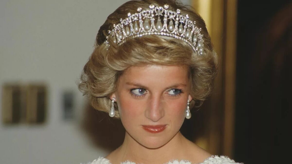 Charles Spencer shares photo of young Princess Diana in a new Instagram ...