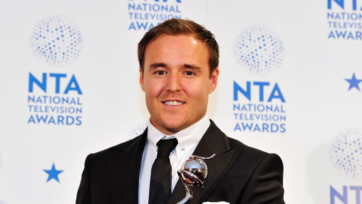 Coronation Street star Alan Halsall goes public with his new girlfriend ...
