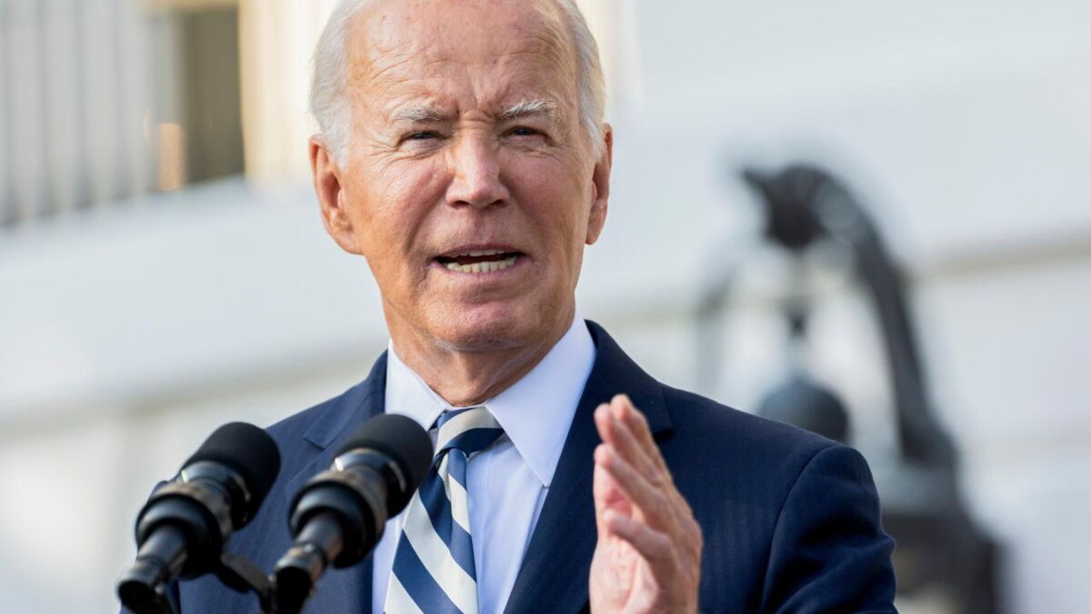 Joe Biden jokingly wears 'Trump 2024' cap, White House issues clarification