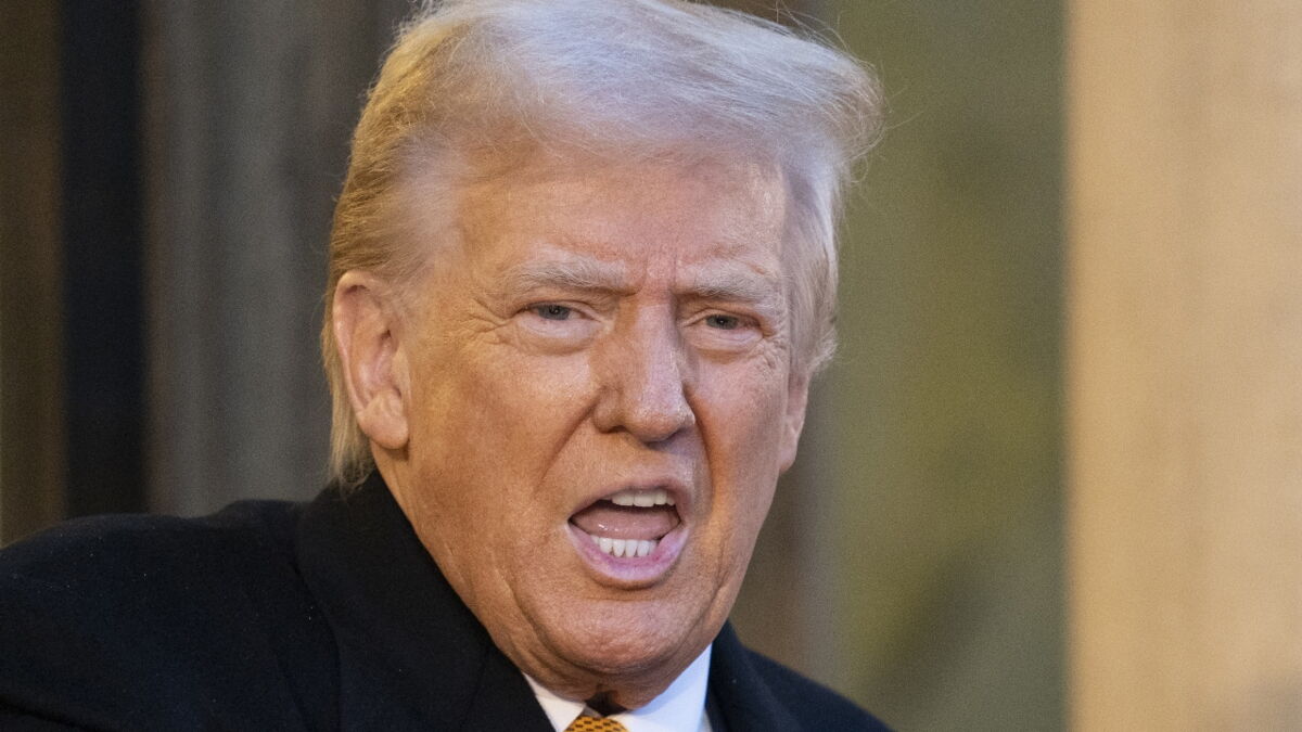 Video of Donald Trump going viral after netizens think he has a new haircut