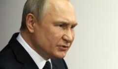 Vladimir Putin in the spotlight after recent photos due to strange ...