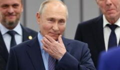 Vladimir Putin in the spotlight after recent photos due to strange ...