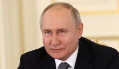 Vladimir Putin in the spotlight after recent photos due to strange ...