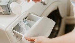 People are just finding out the right way to fold fitted sheets