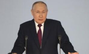 Vladimir Putin's obsession with long tables and distancing may have a ...
