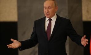 Vladimir Putin in the spotlight after recent photos due to strange ...