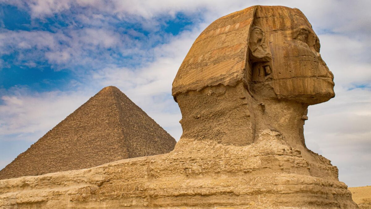 Mysterious Sphinx-like sculpture appeared in Australia, locals are baffled