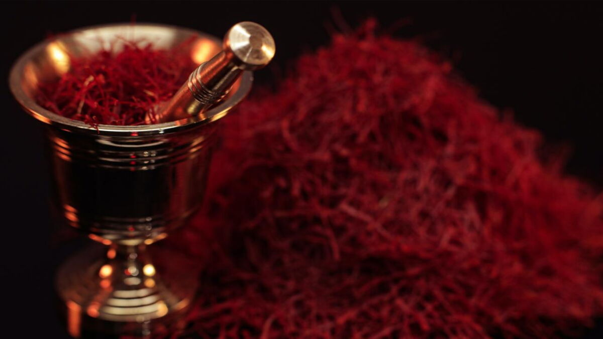 7 incredible skin benefits of the world’s most expensive spice