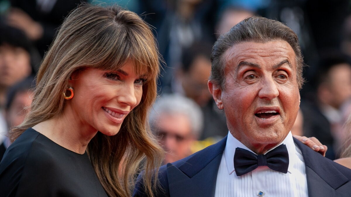 Sylvester Stallone wanted to turn Jennifer Flavin into Wonder Woman ...