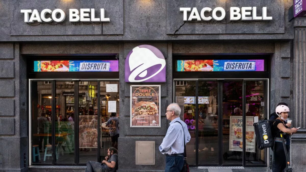 Taco Bell fans successfully voted for this vintage discontinued menu ...
