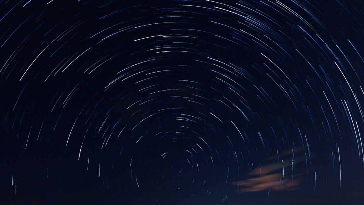 Strange light formation in New Zealand sparks theories that aliens are ...