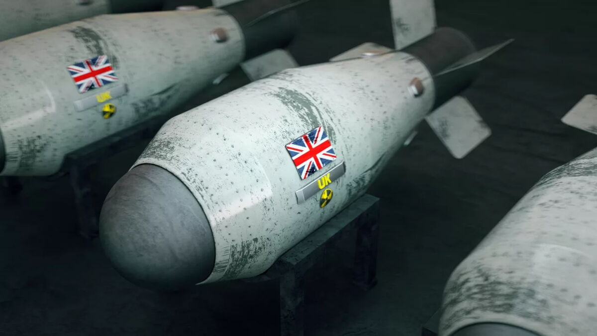 UK citizens 'in shock' as they claim to have spotted nuclear weapons ...