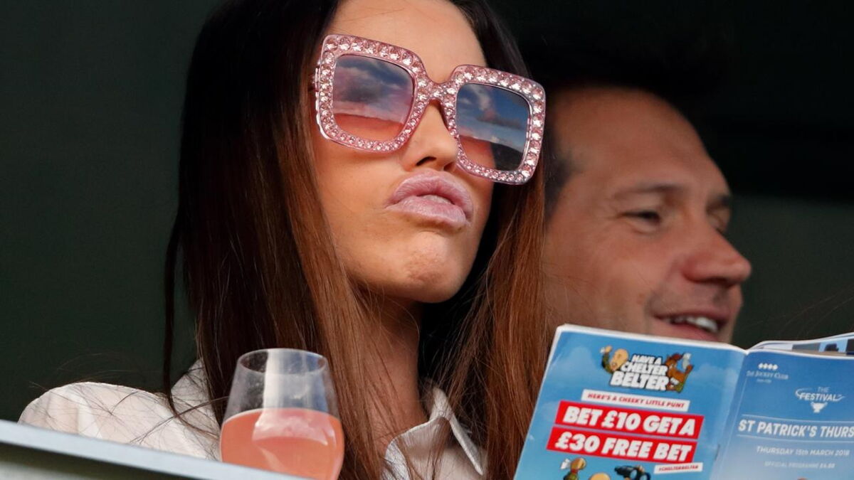 Katie Price's big night out reveals the truth about her alleged sobriety
