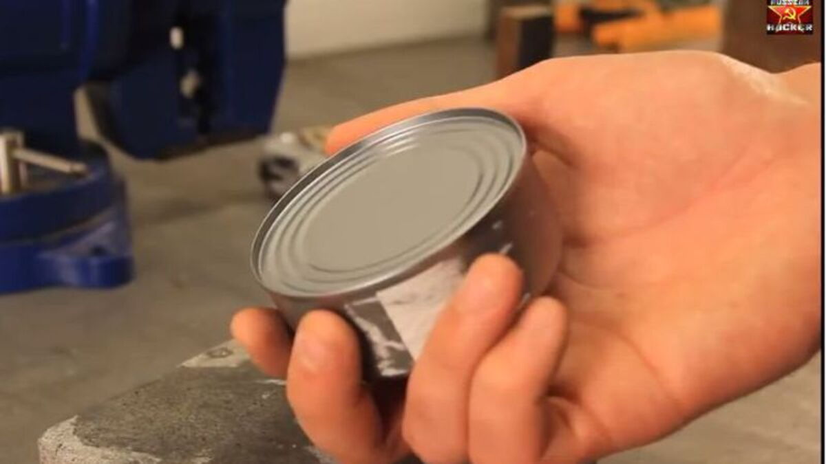 How to Open Cans of Food Without Using a Can Opener