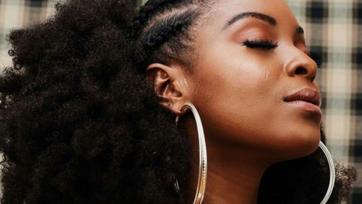 Des conseils pour prendre soin de ses cheveux crépus