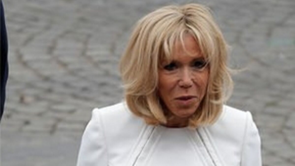 Brigitte Macron : pour le 14 juillet, sa tenue fait mouche (même chez ... Brigitte Macron : pour le 14 juillet, sa tenue fait mouche (même chez ...