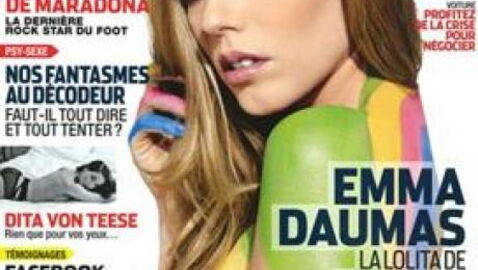 Emma Daumas nue pour FHM