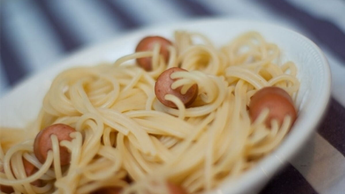 Cuisinez des spaghettis aux Knackis pour épater les enfants