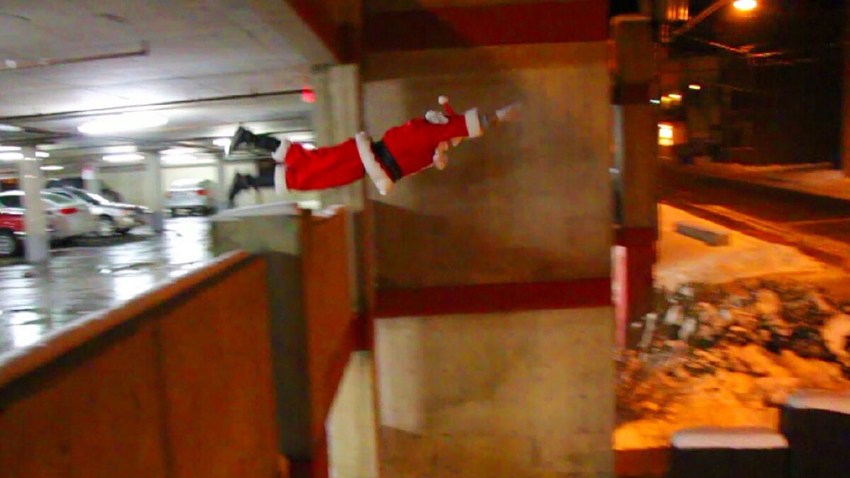 ''Santa Parkour'' : le parkour sensationnel du Père-Noël