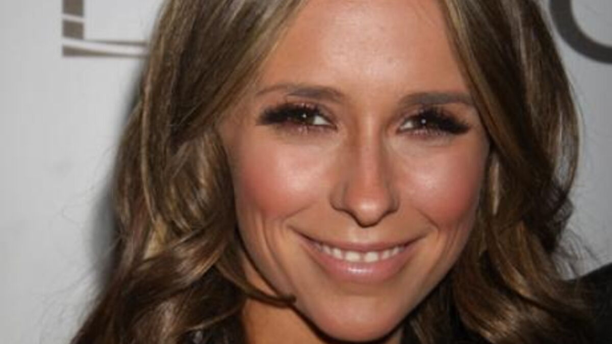 Jennifer Love Hewitt heurtée par les rumeurs
