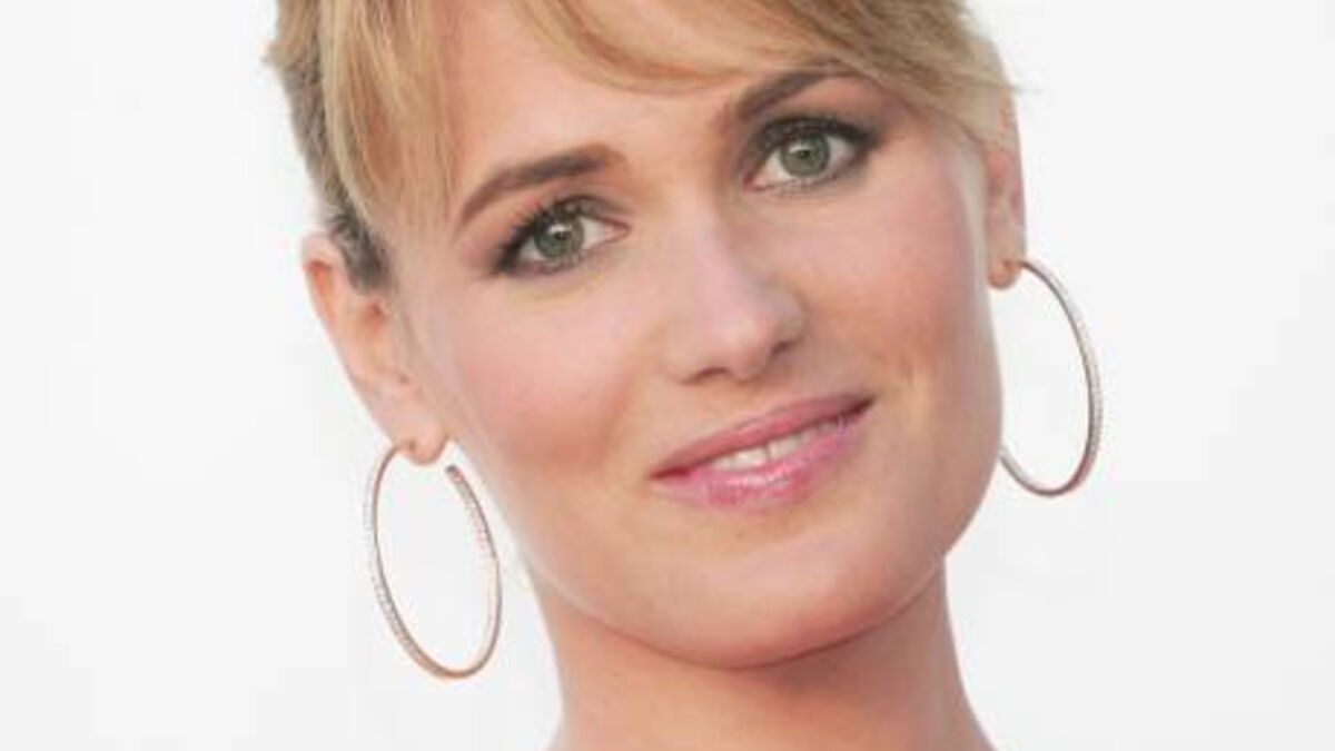 Judith Godrèche devient chanteuse et s'offre les services de Julien Doré