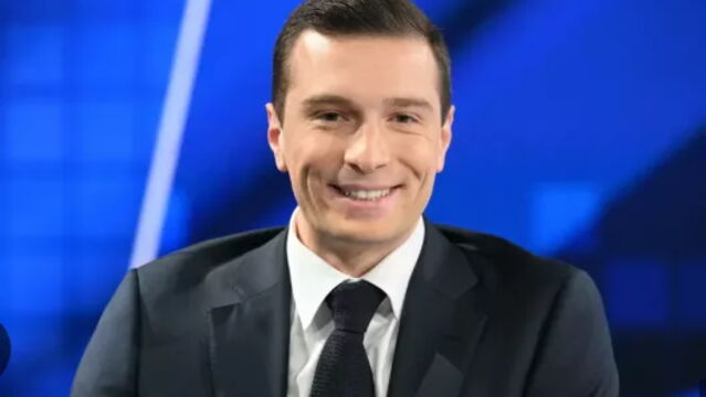 Jordan Bardella et la princesse Maria Carolina au 200 ans du Figaro ...