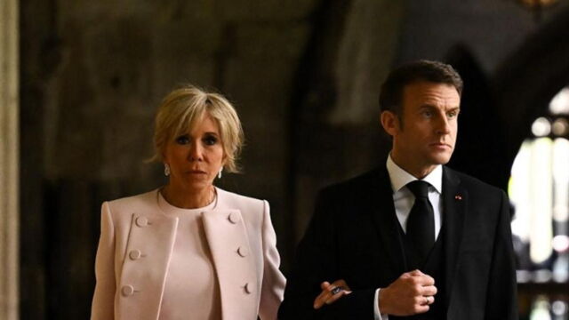 Emmanuel et Brigitte Macron affichent leur complicité à La Rotonde ...