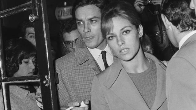 Le mariage secret d’Alain Delon et Nathalie Delon : retour sur une ...