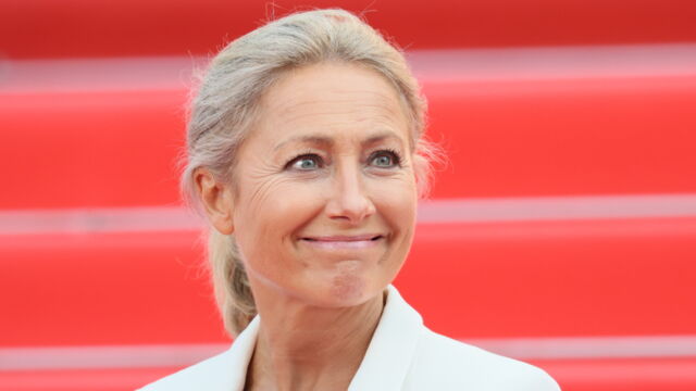 "Voilà c'est fini" : les adieux émouvants d'Anne-Sophie Lapix au JT de France 2
