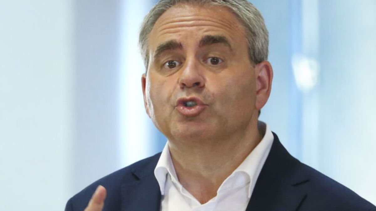 Groenland : Xavier Bertrand interpelle Emmanuel Macron sur la ...