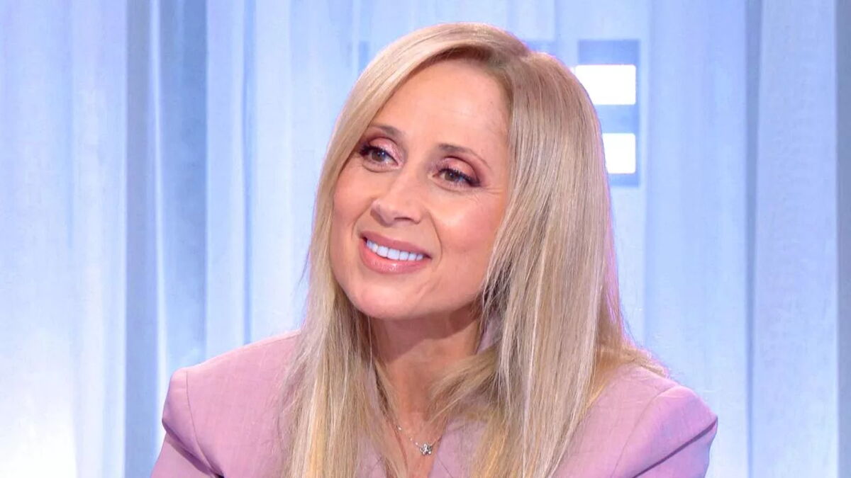 Lara Fabian défend les Enfoirés face aux critiques : son engagement assumé