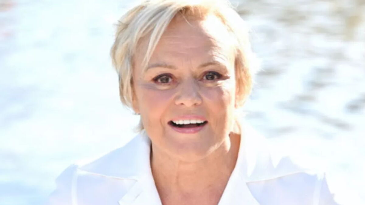 Muriel Robin évoque sans filtre les moments sombres avec sa mère