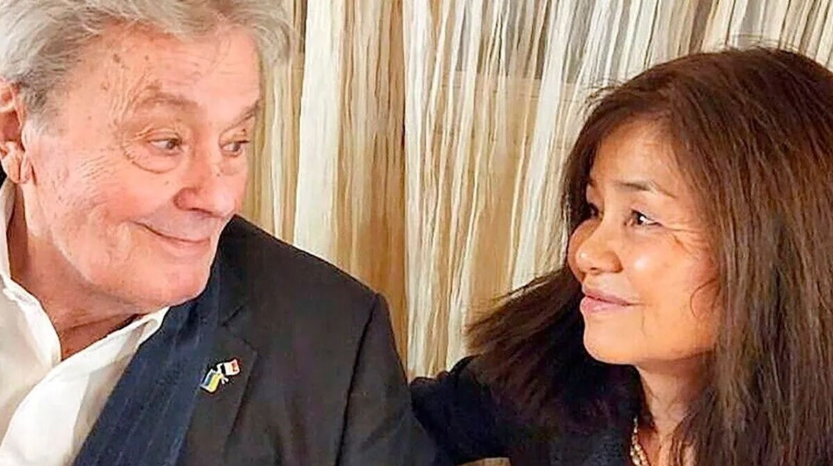 Affaire Alain Delon : Hiromi Rollin expulsée de la maison de l'acteur ...