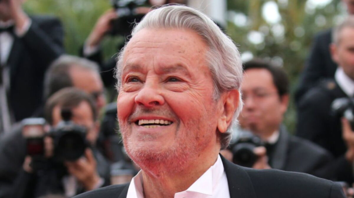 Alain Delon : qui est Brigitte Auber, son premier amour qu'il a ...