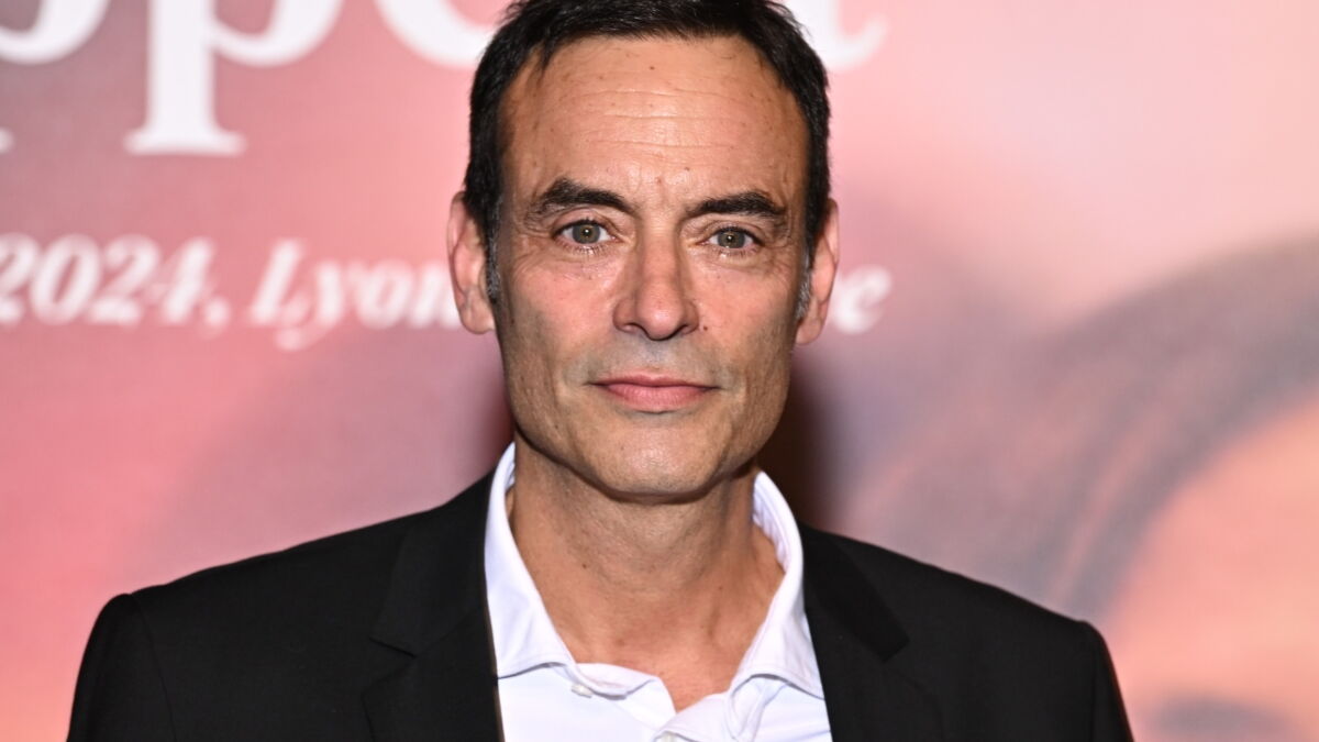 Alain Delon : Anthony explique comment la technique de séduction de son ...