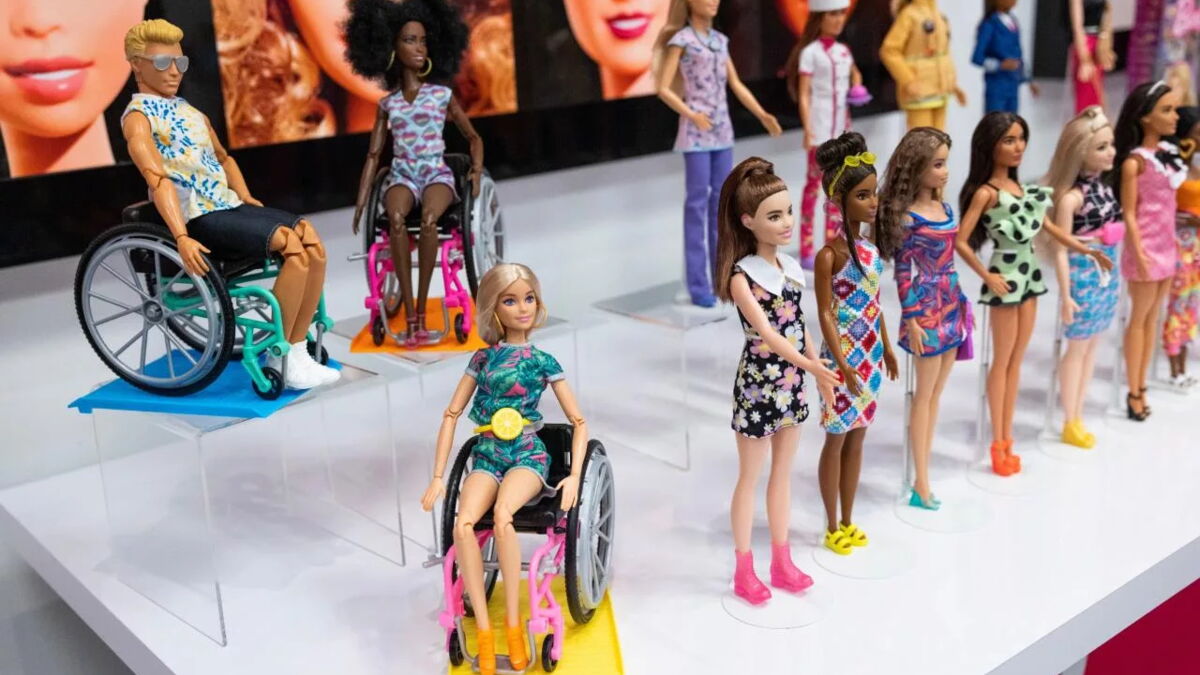 Mattel dévoile sa Barbie Autiste : une poupée nécessaire ou problématique
