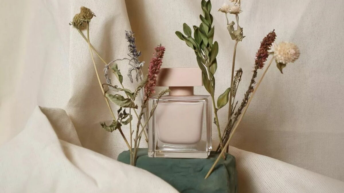 Yves Rocher : ce parfum emblématique de la marque se pare d'un nouveau ...