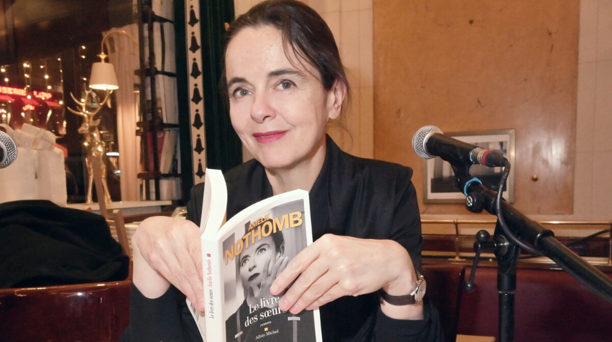 Amélie Nothomb, qui prône la vie "en clandestinité", est-elle en couple