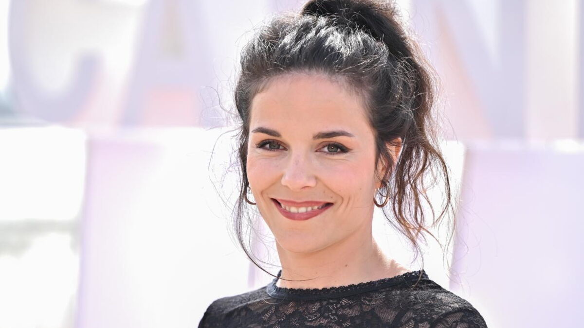 Raphaële Volkoff alias Roxane : l’actrice de Demain nous appartient est ...