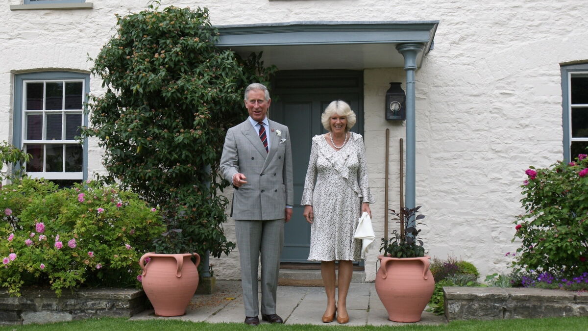 Famille royale britannique : le roi Charles obligé de payer un loyer ...