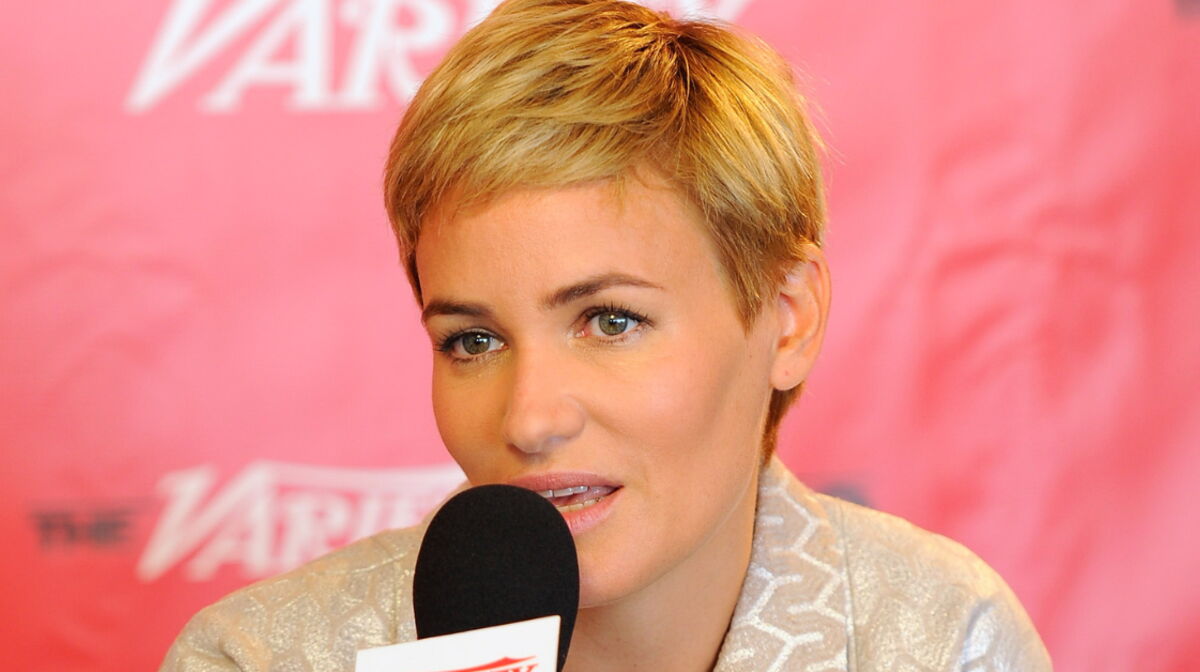 Judith Godrèche "en couple" avec Benoît Jacquot à 14 ans, sa mère regrette de n'avoir rien fait ...