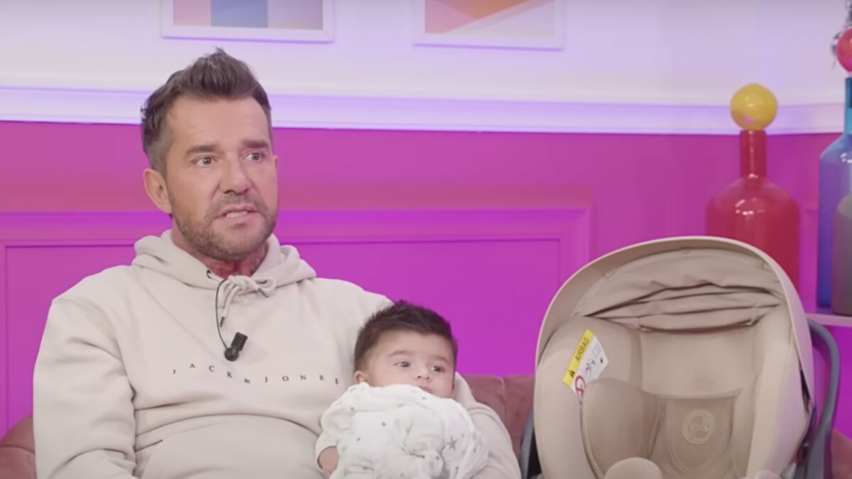 Mathieu (ADP) papa solo : l'ex-candidat présente son fils Ezio