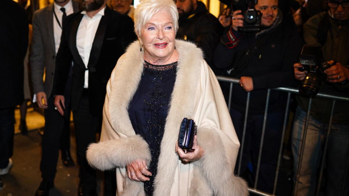 "C'est terrible" : Line Renaud ne mâche pas ses mots concernant Donald ...