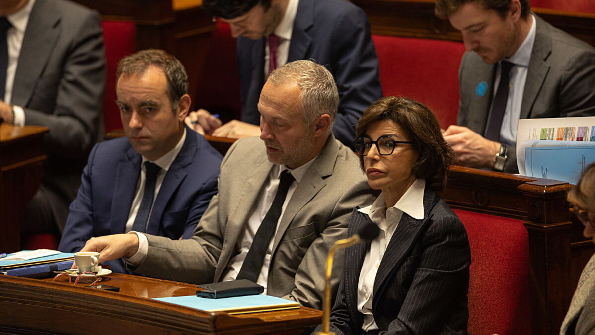 Budget 2026 : Loi spéciale validée à l'unanimité, l’État évite la panne ...